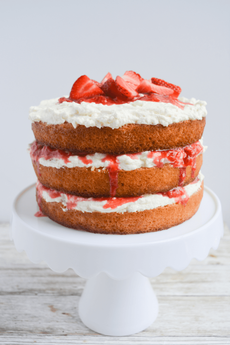 Keto Strawberry Shortcake Cake - Hey Keto Mama